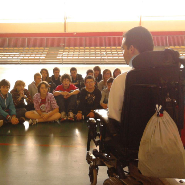 Gweladenn Erwan Konk, c’hoarier mell-droad war gador-ruilh er skolaj ...